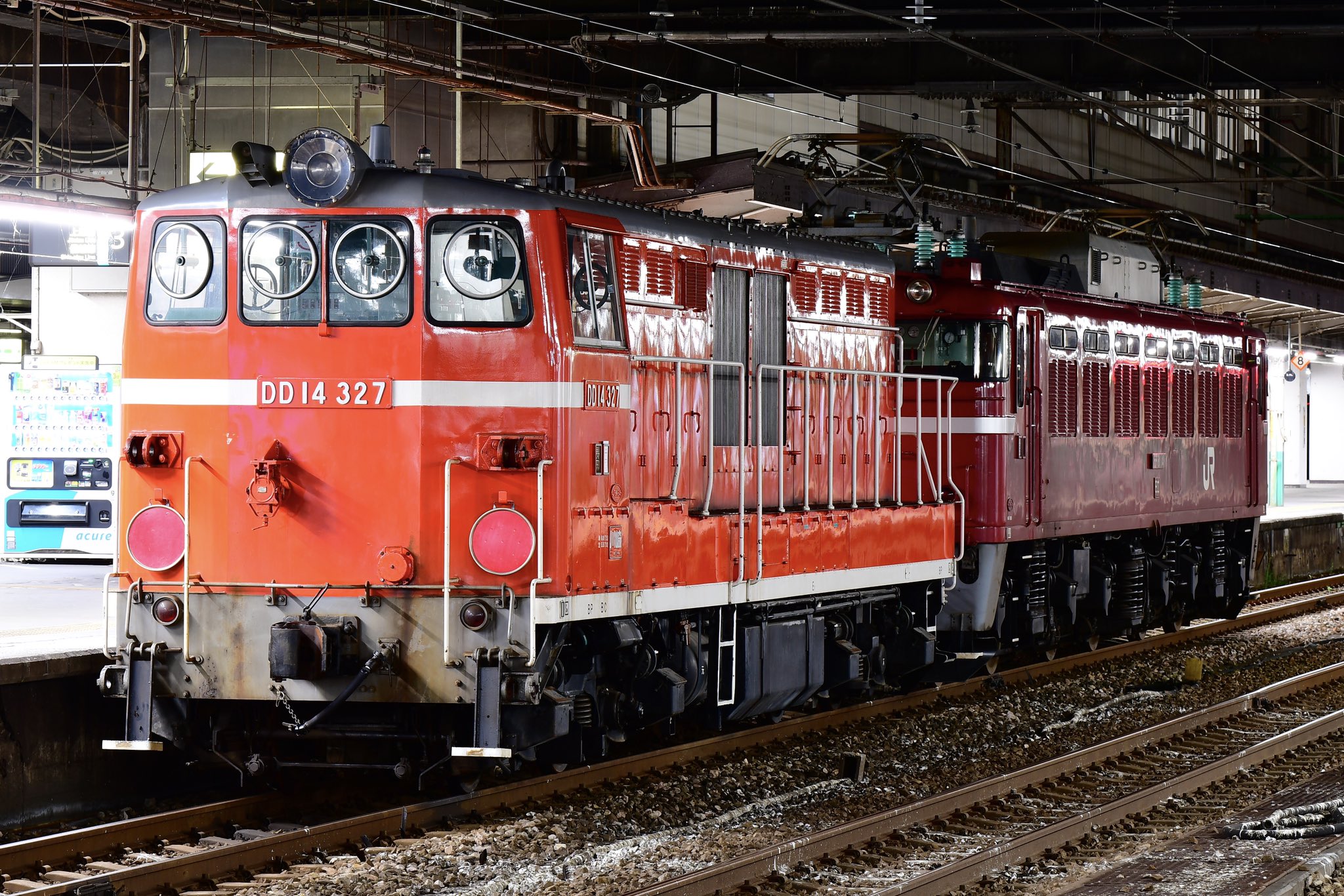 【国鉄DD14形が全廃】長岡車DD14-327がAT廃車配給 44年間の活躍に幕引き 回送表には労いのメッセージが | Japan-Railway.com