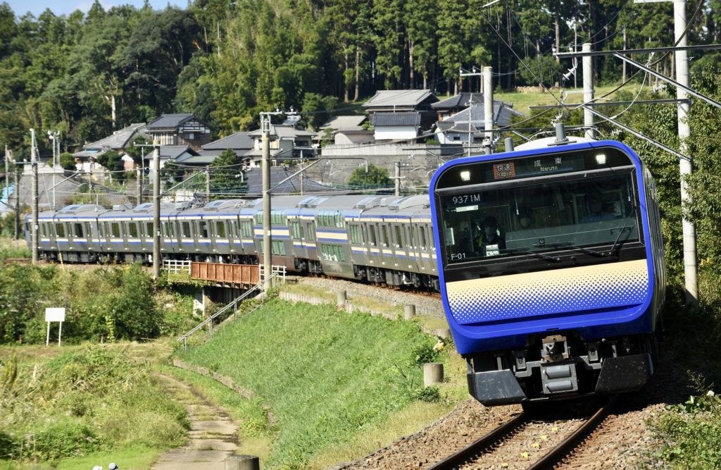 【快速 成東】E235系1000番台クラF-01編成 総武本線で案内走行試験 | Japan-Railway.com