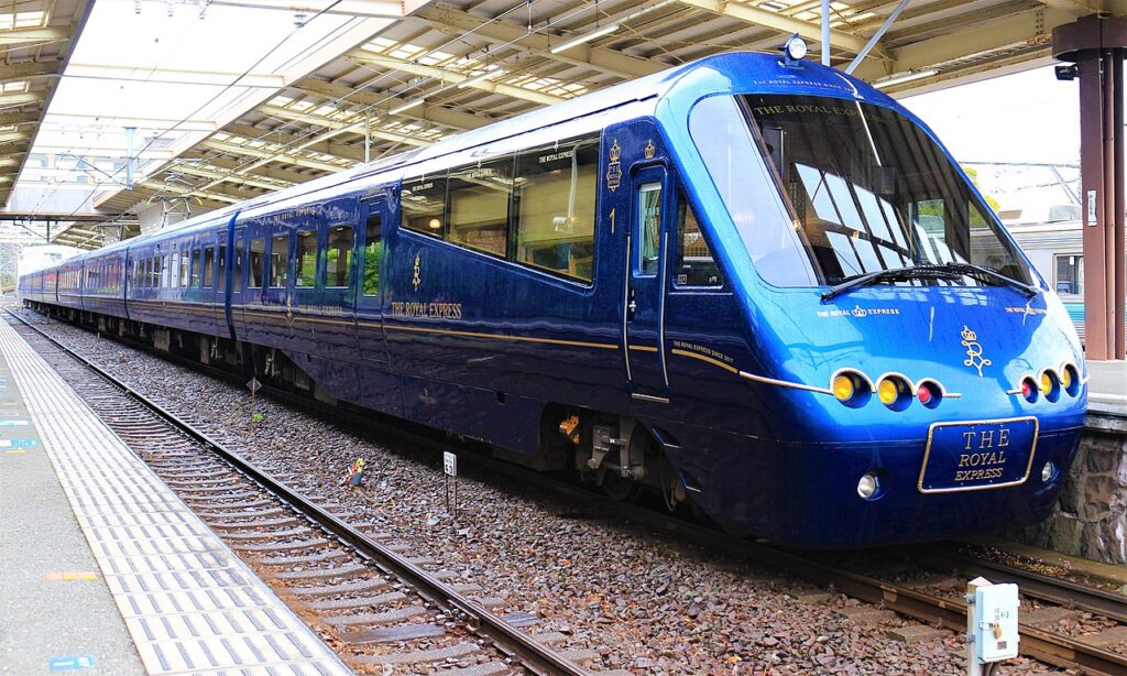 【ザ・ロイヤルエクスプレス四国】JR四国・JR貨物・JR西日本・東急が協力 | Japan-Railway.com